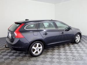 Black Volvo V60 2011 in Tallinn, with an engine capacity of 2.00 L and mileage of 313 thousand km for 2299 €, photo 4 on AUTOMOTO.COM.LV