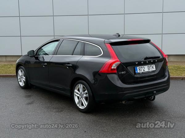 Melns Volvo V60 2011 Tartu, ar dzinēja tilpumu 2.00 L un nobraukumu 410 tūkst. km par 4700 €, foto 4 vietnē AUTOMOTO.COM.LV