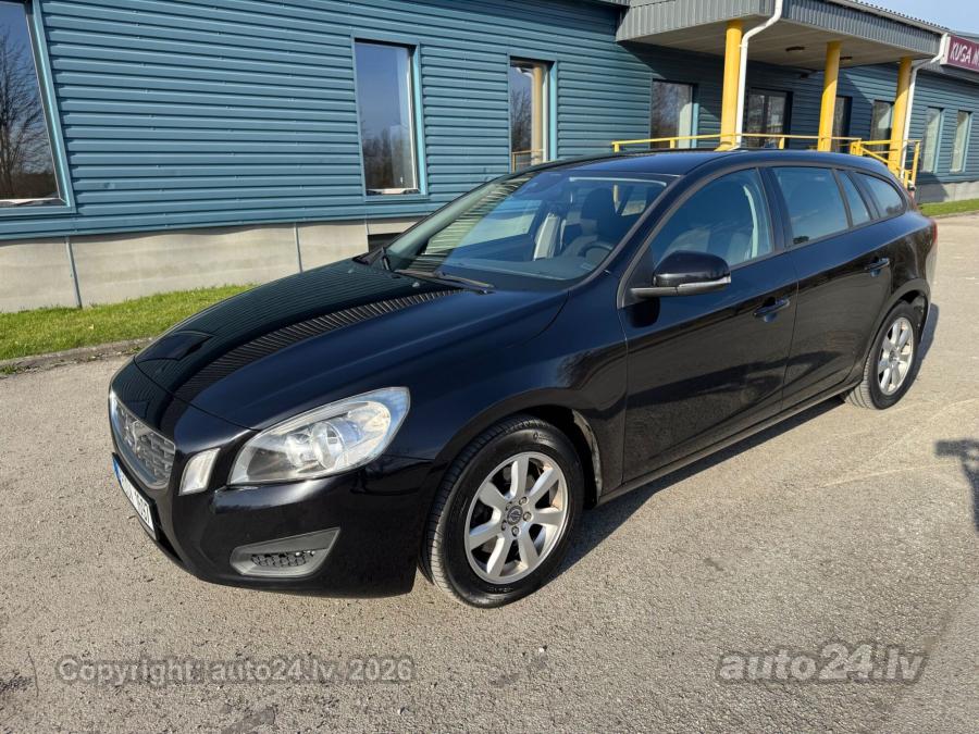 Melns Volvo V60 2011 Rapla, ar dzinēja tilpumu 1.60 L un nobraukumu 305 tūkst. km par 5950 €, foto 1 vietnē AUTOMOTO.COM.LV