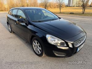 Melns Volvo V60 2011 Rapla, ar dzinēja tilpumu 1.60 L un nobraukumu 305 tūkst. km par 5950 €, foto 3 vietnē AUTOMOTO.COM.LV