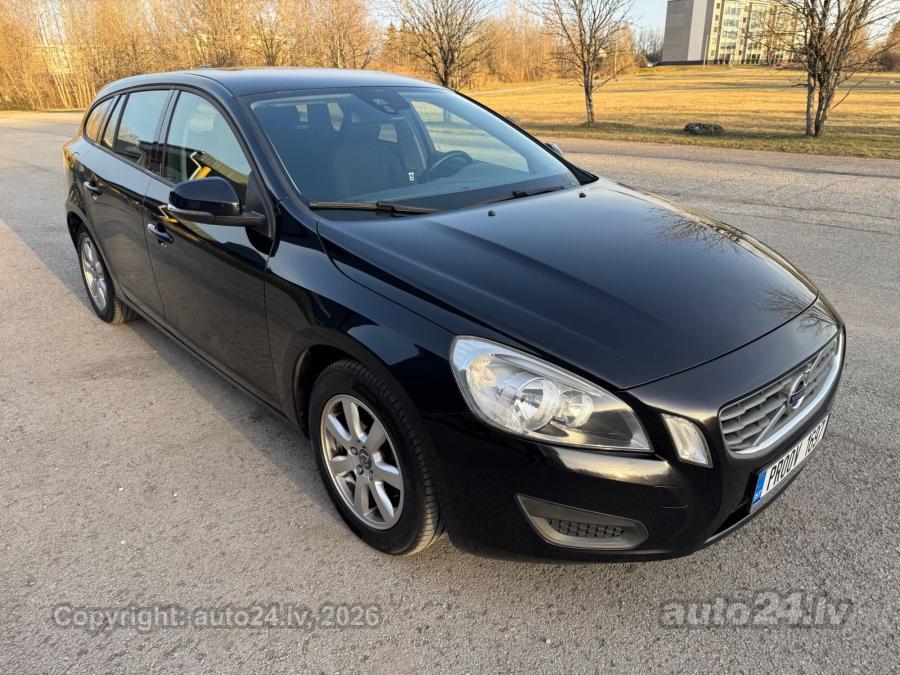 Melns Volvo V60 2011 Rapla, ar dzinēja tilpumu 1.60 L un nobraukumu 305 tūkst. km par 5950 €, foto 3 vietnē AUTOMOTO.COM.LV