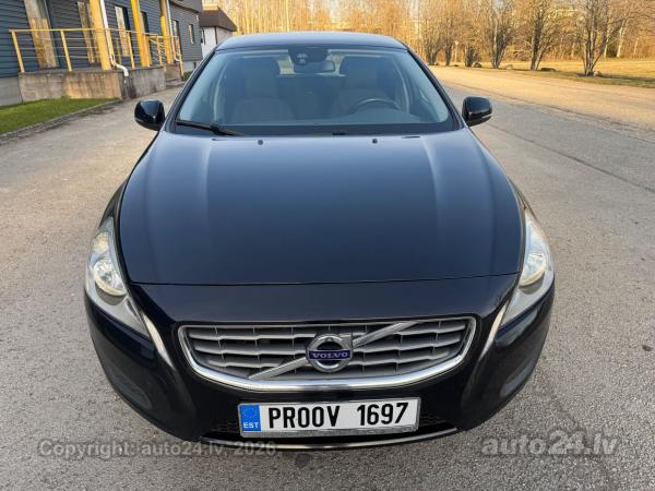 Black Volvo V60 2011 in Rapla, with an engine capacity of 1.60 L and mileage of 305 thousand km for 5950 €, photo 3 on AUTOMOTO.COM.LV