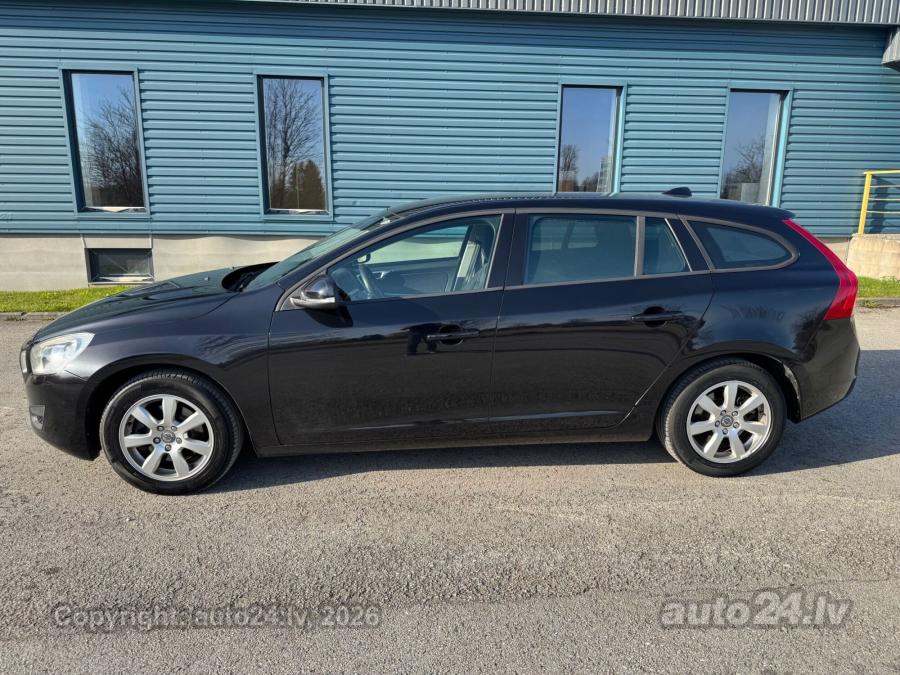 Melns Volvo V60 2011 Rapla, ar dzinēja tilpumu 1.60 L un nobraukumu 305 tūkst. km par 5950 €, foto 5 vietnē AUTOMOTO.COM.LV