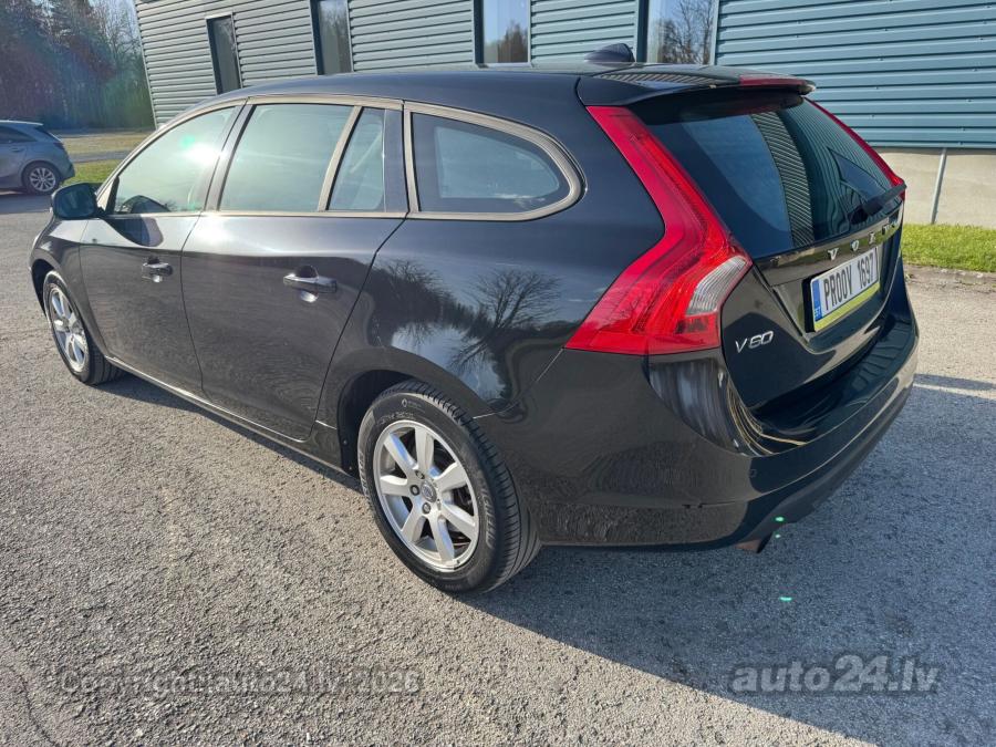 Melns Volvo V60 2011 Rapla, ar dzinēja tilpumu 1.60 L un nobraukumu 305 tūkst. km par 5950 €, foto 7 vietnē AUTOMOTO.COM.LV