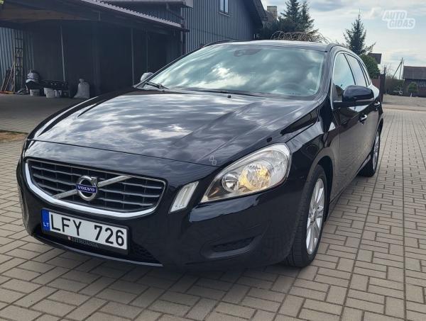 Melns Volvo V60 2011 Marijampole, ar dzinēja tilpumu 1.60 L un nobraukumu 258 tūkst. km par 5500 €, foto 1 vietnē AUTOMOTO.COM.LV