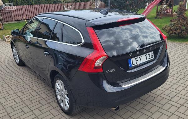 Melns Volvo V60 2011 Marijampole, ar dzinēja tilpumu 1.60 L un nobraukumu 258 tūkst. km par 5500 €, foto 2 vietnē AUTOMOTO.COM.LV
