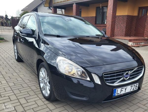 Melns Volvo V60 2011 Marijampole, ar dzinēja tilpumu 1.60 L un nobraukumu 258 tūkst. km par 5500 €, foto 3 vietnē AUTOMOTO.COM.LV