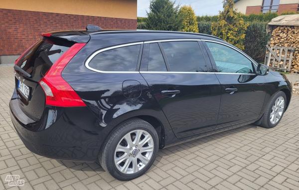 Melns Volvo V60 2011 Marijampole, ar dzinēja tilpumu 1.60 L un nobraukumu 258 tūkst. km par 5500 €, foto 4 vietnē AUTOMOTO.COM.LV