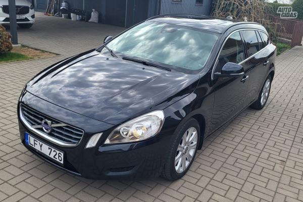Melns Volvo V60 2011 Marijampole, ar dzinēja tilpumu 1.60 L un nobraukumu 258 tūkst. km par 5500 €, foto 5 vietnē AUTOMOTO.COM.LV