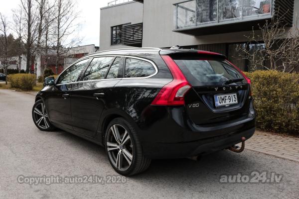Black Volvo V60 2011 in Tallinn, with an engine capacity of 2.00 L and mileage of 374 thousand km for 5200 €, photo 6 on AUTOMOTO.COM.LV