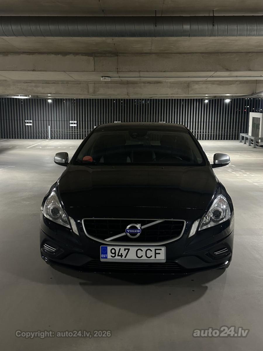 Melns Volvo V60 2011 Tallina, ar dzinēja tilpumu 2.00 L un nobraukumu 296 tūkst. km par 7100 €, foto 1 vietnē AUTOMOTO.COM.LV