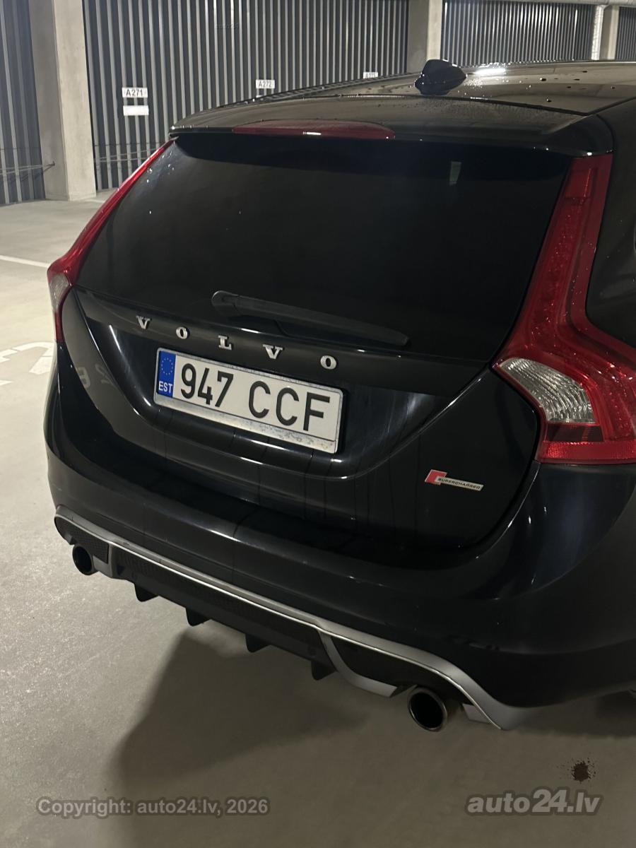 Melns Volvo V60 2011 Tallina, ar dzinēja tilpumu 2.00 L un nobraukumu 296 tūkst. km par 7100 €, foto 4 vietnē AUTOMOTO.COM.LV