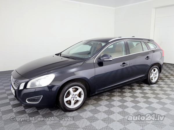 Melns Volvo V60 2011 Tallina, ar dzinēja tilpumu 2.40 L un nobraukumu 369 tūkst. km par 4499 €, foto 2 vietnē AUTOMOTO.COM.LV