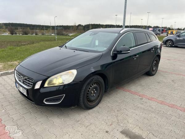 Black Volvo V60 2011 in Vilnius, with an engine capacity of 2.00 L and mileage of 412 thousand km for 3800 €, photo 3 on AUTOMOTO.COM.LV