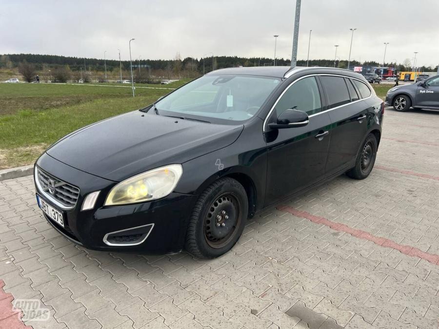 Melns Volvo V60 2011 Viļņa, ar dzinēja tilpumu 2.00 L un nobraukumu 412 tūkst. km par 3800 €, foto 4 vietnē AUTOMOTO.COM.LV