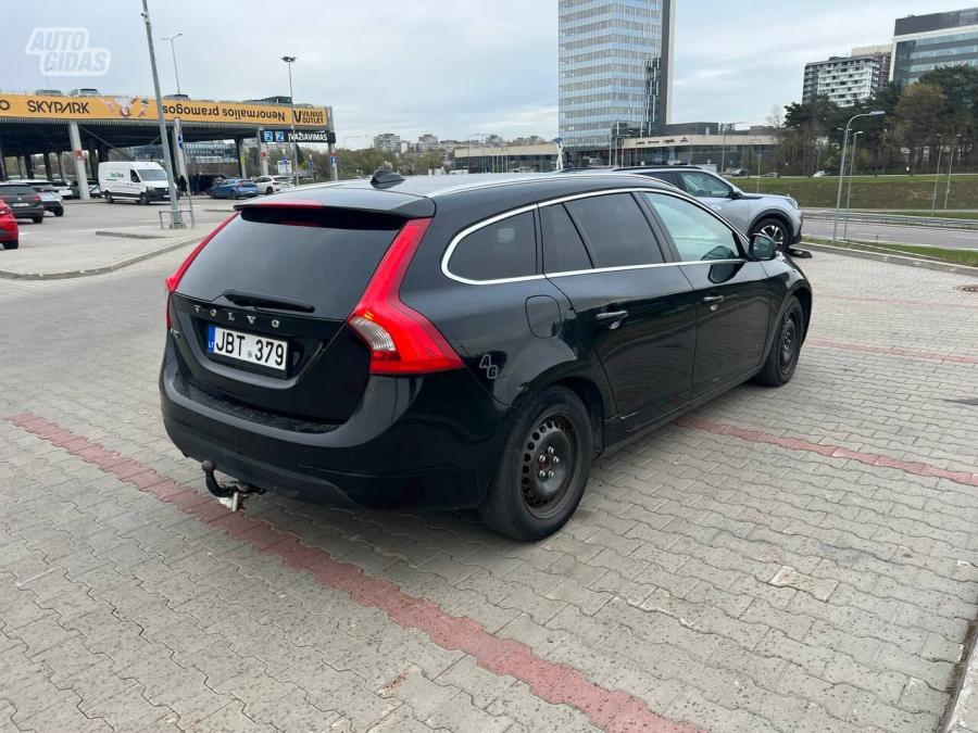 Melns Volvo V60 2011 Viļņa, ar dzinēja tilpumu 2.00 L un nobraukumu 412 tūkst. km par 3800 €, foto 6 vietnē AUTOMOTO.COM.LV