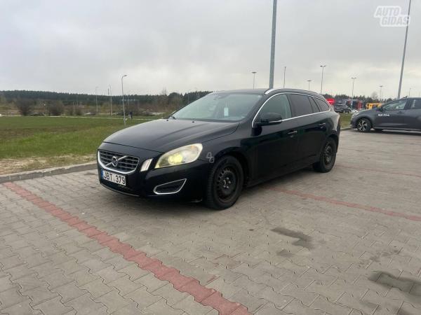 Black Volvo V60 2011 in Vilnius, with an engine capacity of 2.00 L and mileage of 412 thousand km for 3800 €, photo 7 on AUTOMOTO.COM.LV