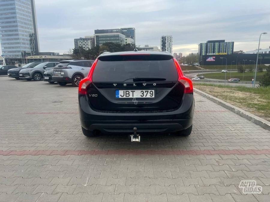 Melns Volvo V60 2011 Viļņa, ar dzinēja tilpumu 2.00 L un nobraukumu 412 tūkst. km par 3800 €, foto 9 vietnē AUTOMOTO.COM.LV