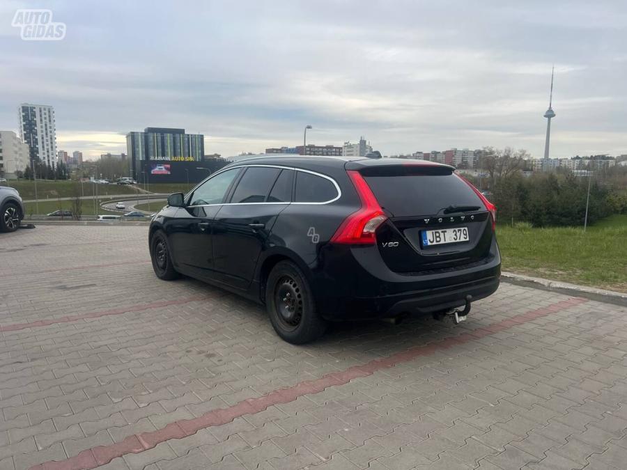 Melns Volvo V60 2011 Viļņa, ar dzinēja tilpumu 2.00 L un nobraukumu 412 tūkst. km par 3800 €, foto 10 vietnē AUTOMOTO.COM.LV