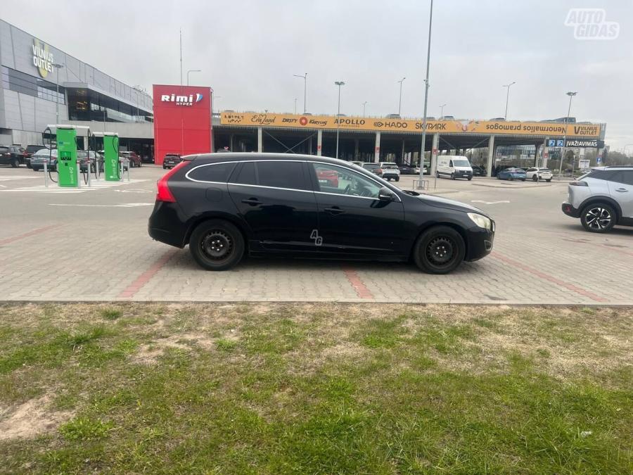Melns Volvo V60 2011 Viļņa, ar dzinēja tilpumu 2.00 L un nobraukumu 412 tūkst. km par 3800 €, foto 11 vietnē AUTOMOTO.COM.LV