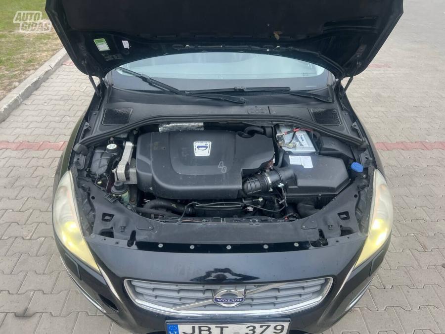 Melns Volvo V60 2011 Viļņa, ar dzinēja tilpumu 2.00 L un nobraukumu 412 tūkst. km par 3800 €, foto 15 vietnē AUTOMOTO.COM.LV