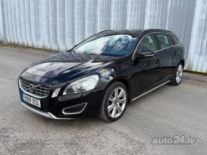 Melns Volvo V60 2011 Paide, ar dzinēja tilpumu 2.00 L un nobraukumu 313 tūkst. km par 6690 €, foto  vietnē AUTOMOTO.COM.LV