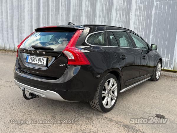 Melns Volvo V60 2011 Paide, ar dzinēja tilpumu 2.00 L un nobraukumu 313 tūkst. km par 6690 €, foto 2 vietnē AUTOMOTO.COM.LV