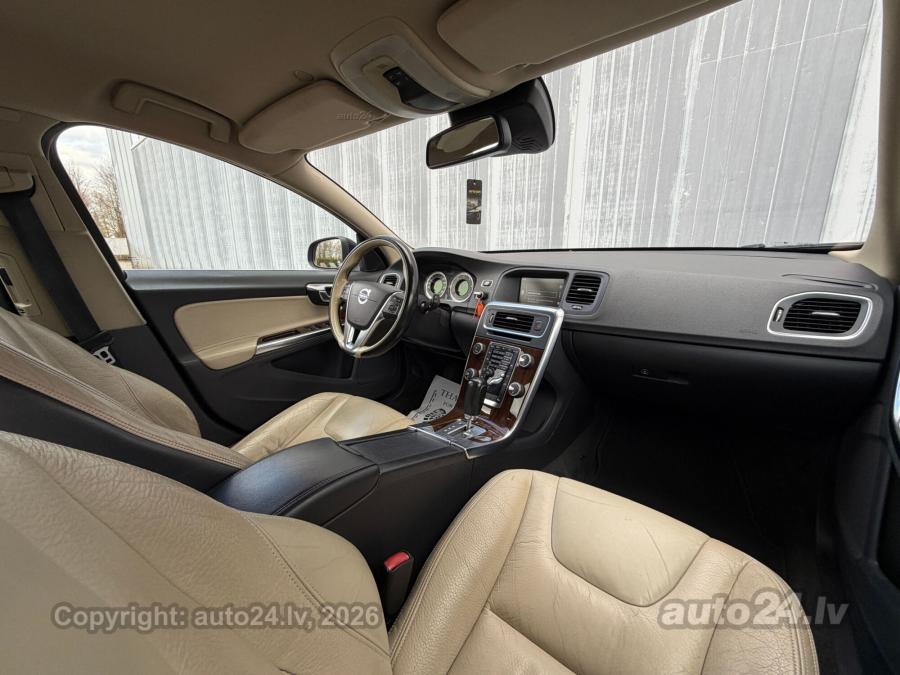 Черный Вольво B60 2011 в Пайде, объемом двигателя 2.00 л и пробегом 313 тыс. км за 6690 €, фото 12 на AUTOMOTO.COM.LV
