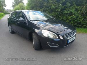Black Volvo V60 2011 in Paide, with an engine capacity of 2.00 L and mileage of 234 thousand km for 6800 €, photo 4 on AUTOMOTO.COM.LV