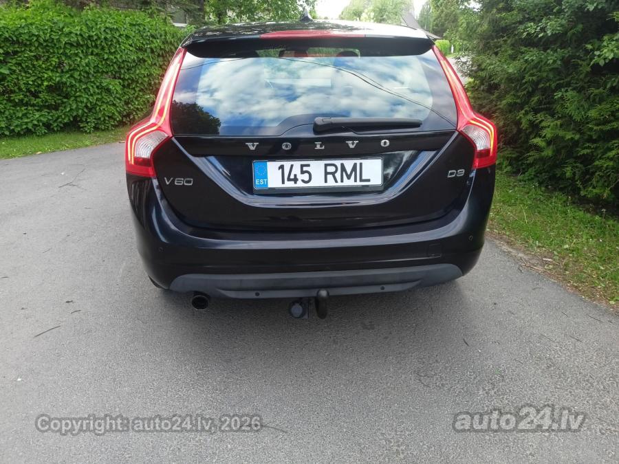 Black Volvo V60 2011 in Paide, with an engine capacity of 2.00 L and mileage of 234 thousand km for 6800 €, photo 9 on AUTOMOTO.COM.LV