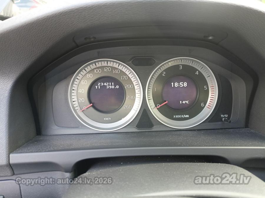 Black Volvo V60 2011 in Paide, with an engine capacity of 2.00 L and mileage of 234 thousand km for 6800 €, photo 10 on AUTOMOTO.COM.LV