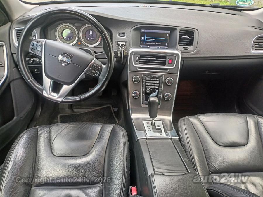 Black Volvo V60 2011 in Paide, with an engine capacity of 2.00 L and mileage of 234 thousand km for 6800 €, photo 18 on AUTOMOTO.COM.LV
