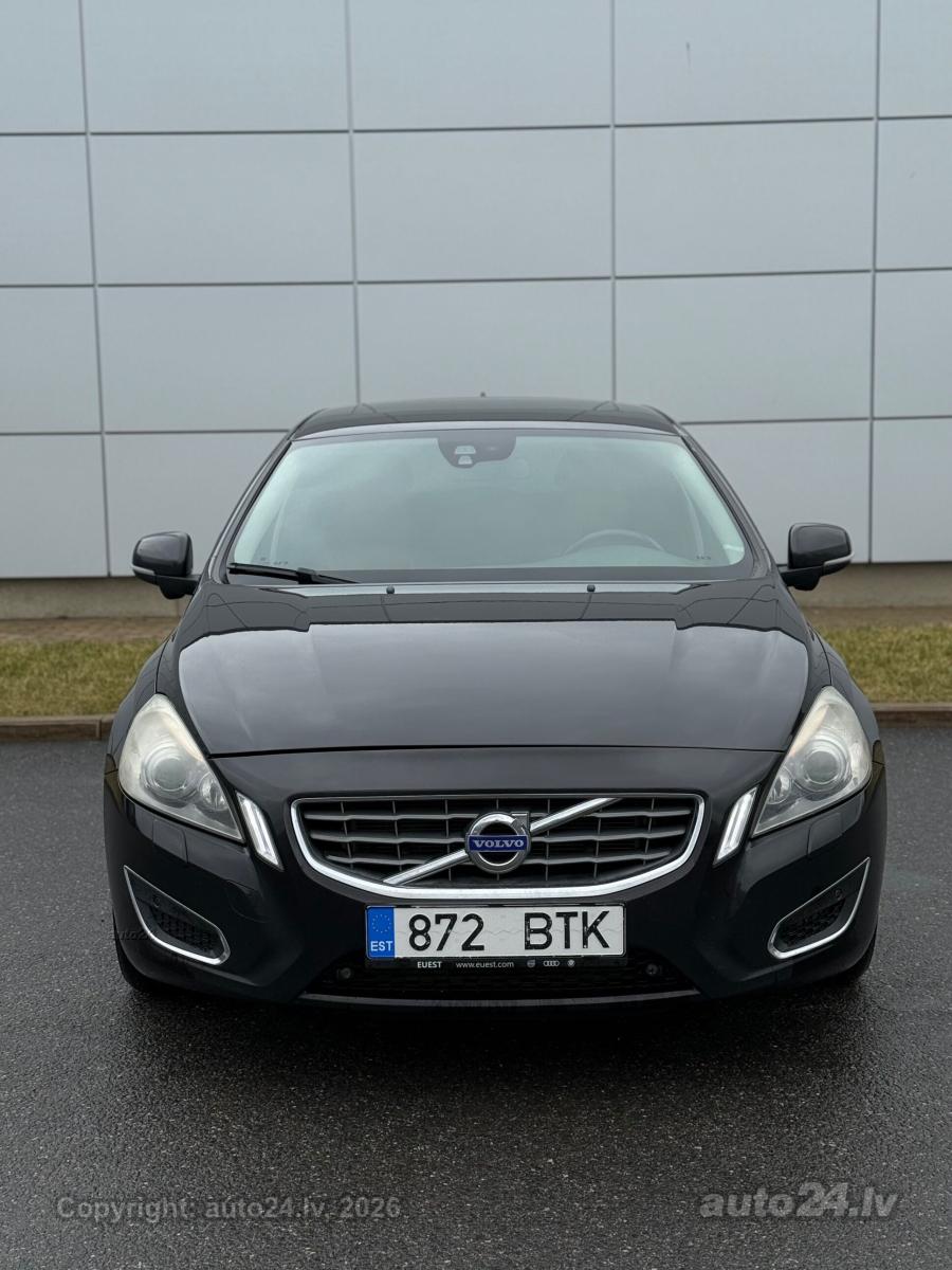 Black Volvo V60 2011 in Tartu, with an engine capacity of 2.00 L and mileage of 400 thousand km for 5300 €, photo 3 on AUTOMOTO.COM.LV