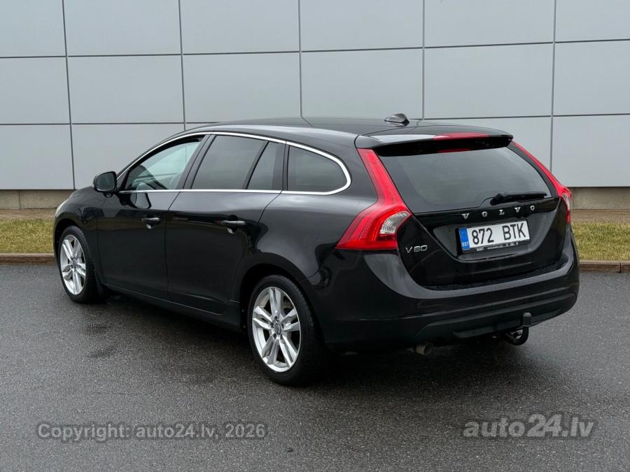 Black Volvo V60 2011 in Tartu, with an engine capacity of 2.00 L and mileage of 400 thousand km for 5300 €, photo 5 on AUTOMOTO.COM.LV