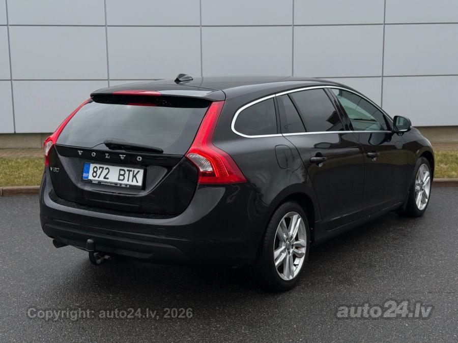 Black Volvo V60 2011 in Tartu, with an engine capacity of 2.00 L and mileage of 400 thousand km for 5300 €, photo 7 on AUTOMOTO.COM.LV