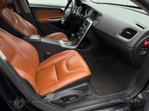 Black Volvo V60 2011 in Tartu, with an engine capacity of 2.00 L and mileage of 400 thousand km for 5300 €, photo 9 on AUTOMOTO.COM.LV