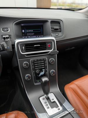 Black Volvo V60 2011 in Tartu, with an engine capacity of 2.00 L and mileage of 400 thousand km for 5300 €, photo 11 on AUTOMOTO.COM.LV