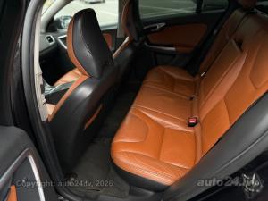 Black Volvo V60 2011 in Tartu, with an engine capacity of 2.00 L and mileage of 400 thousand km for 5300 €, photo 13 on AUTOMOTO.COM.LV