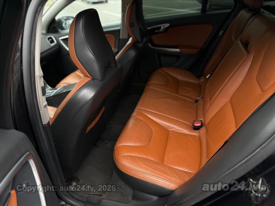 Black Volvo V60 2011 in Tartu, with an engine capacity of 2.00 L and mileage of 400 thousand km for 5300 €, photo 13 on AUTOMOTO.COM.LV