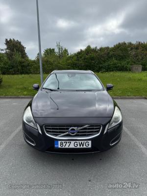 Melns Volvo V60 2011 Tallina, ar dzinēja tilpumu 2.00 L un nobraukumu 336 tūkst. km par 5000 €, foto 4 vietnē AUTOMOTO.COM.LV