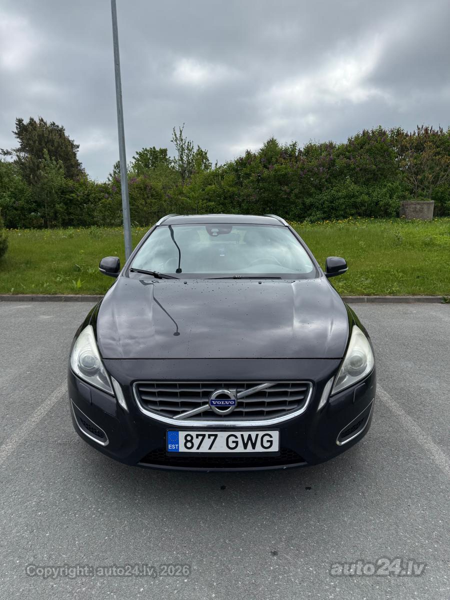 Melns Volvo V60 2011 Tallina, ar dzinēja tilpumu 2.00 L un nobraukumu 336 tūkst. km par 5000 €, foto 4 vietnē AUTOMOTO.COM.LV