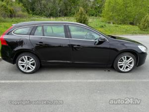 Melns Volvo V60 2011 Tallina, ar dzinēja tilpumu 2.00 L un nobraukumu 336 tūkst. km par 5000 €, foto 6 vietnē AUTOMOTO.COM.LV