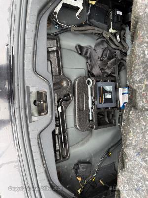 Melns Volvo V60 2011 Tallina, ar dzinēja tilpumu 2.00 L un nobraukumu 336 tūkst. km par 5000 €, foto 15 vietnē AUTOMOTO.COM.LV
