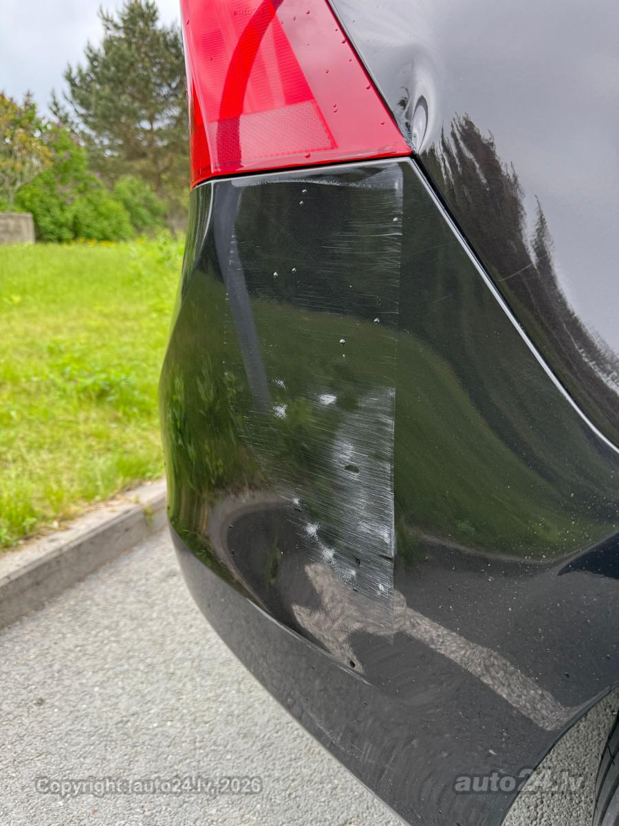Melns Volvo V60 2011 Tallina, ar dzinēja tilpumu 2.00 L un nobraukumu 336 tūkst. km par 5000 €, foto 16 vietnē AUTOMOTO.COM.LV