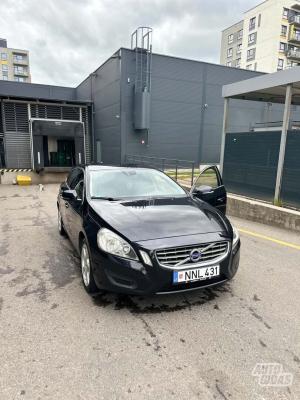 Черный Вольво B60 2011 в Вильнюс, объемом двигателя 2.00 л и пробегом 280 тыс. км за 5300 €, фото 4 на AUTOMOTO.COM.LV