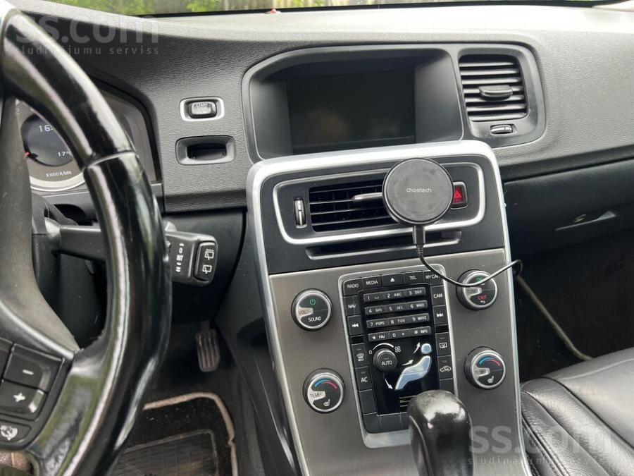 Черный Вольво B60 2011 в Рига, объемом двигателя 2.00 л и пробегом 275 тыс. км за 6500 €, фото 8 на AUTOMOTO.COM.LV