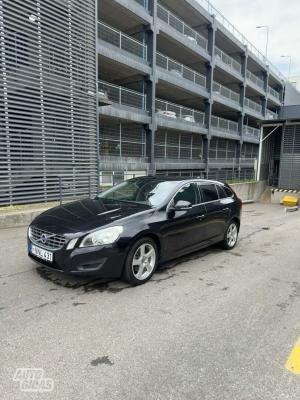 Melns Volvo V60 2011 Viļņa, ar dzinēja tilpumu 2.00 L un nobraukumu 284 tūkst. km par 5300 €, foto 9 vietnē AUTOMOTO.COM.LV