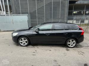 Melns Volvo V60 2011 Viļņa, ar dzinēja tilpumu 2.00 L un nobraukumu 284 tūkst. km par 5300 €, foto 10 vietnē AUTOMOTO.COM.LV