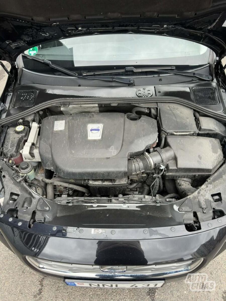 Melns Volvo V60 2011 Viļņa, ar dzinēja tilpumu 2.00 L un nobraukumu 284 tūkst. km par 5300 €, foto 17 vietnē AUTOMOTO.COM.LV