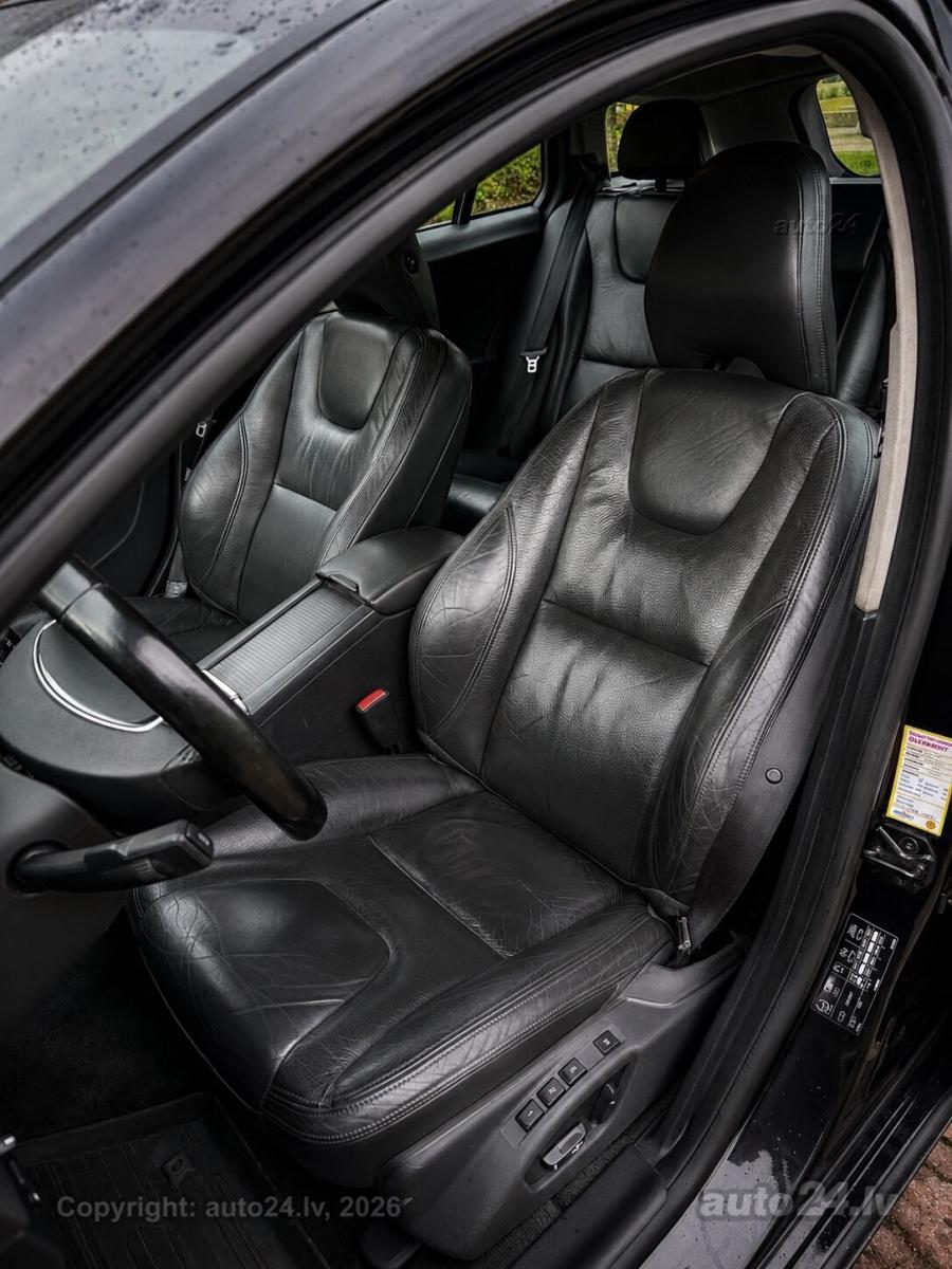 Black Volvo V60 2011 in Tallinn, with an engine capacity of 2.00 L and mileage of 337 thousand km for 4300 €, photo 10 on AUTOMOTO.COM.LV